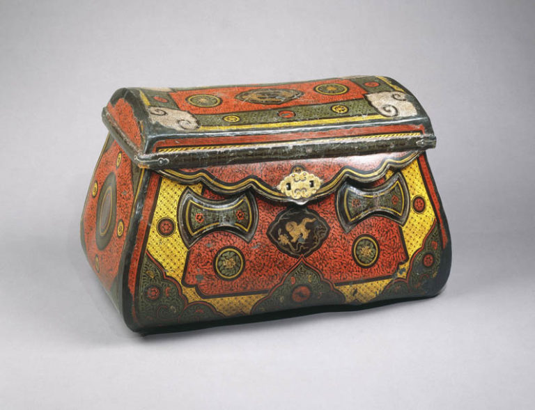 Art: Traveling Coffer - Annenberg Learner