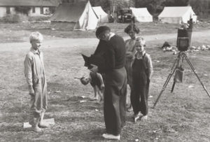#275 Dorothea Lange in the Field, 1938 - Annenberg Learner